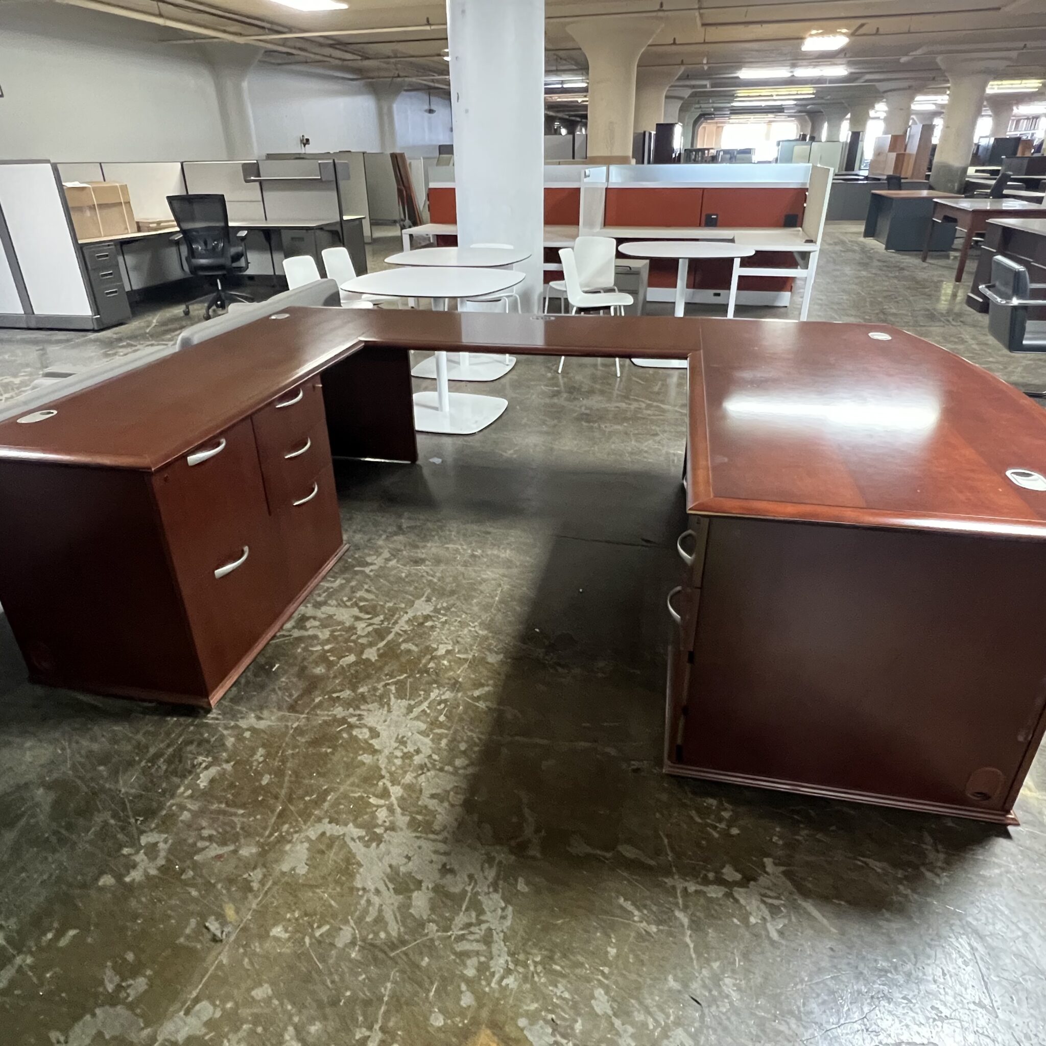 Used Office Desks and Workstations For Sale in Ohio | Office Furniture ...