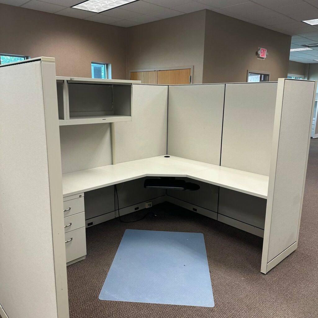 6' x 8' Steelcase Kick Workstation - Office Furniture Warehouse