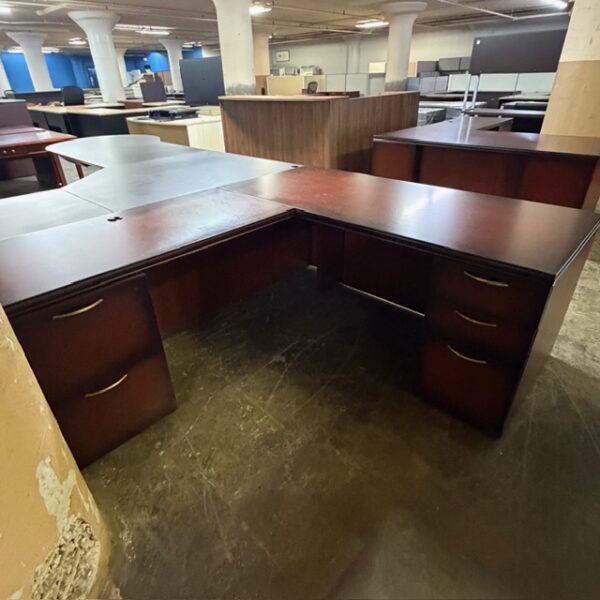 Used Office Desks and Workstations For Sale in Ohio | Office Furniture ...